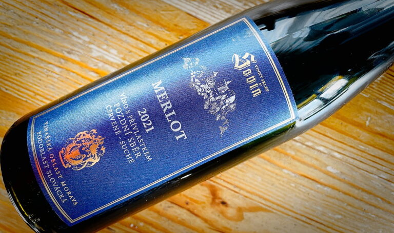 Vinný sklep Sovín Merlot 2021 [recenzja wina] morawskiego